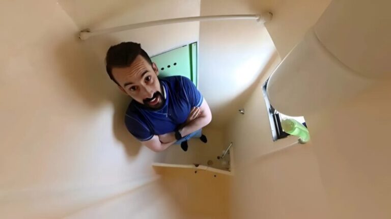 A peek inside Japan’s tiniest rental apartment—Just $300 a month, but ...